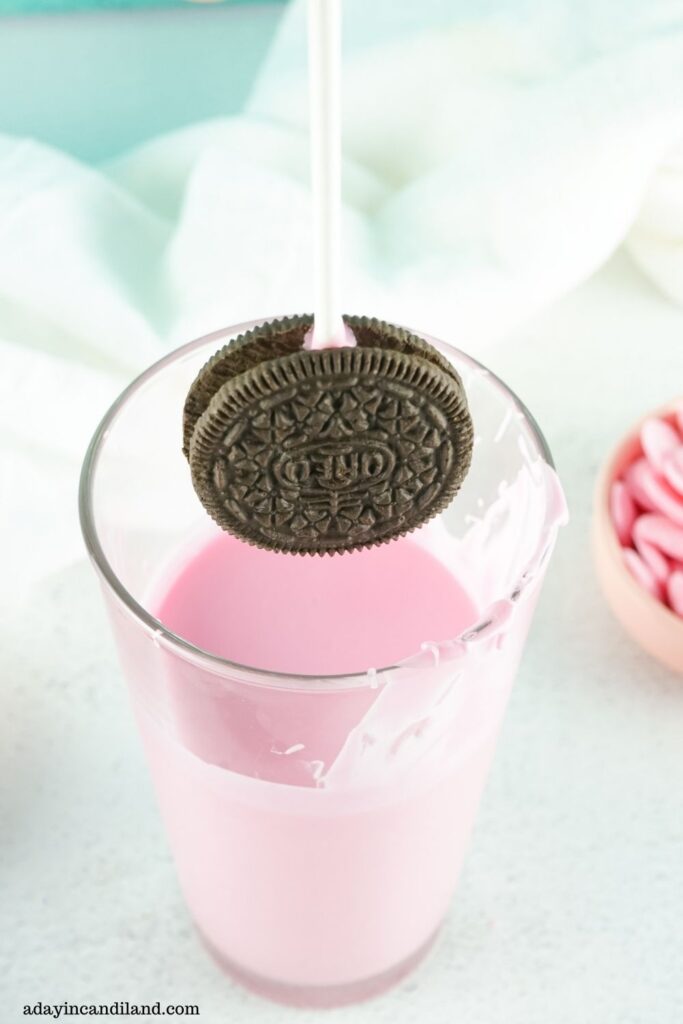 Valentine's Day Oreo Pops - A Day In Candiland