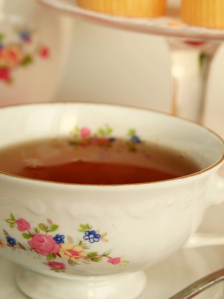 The Magic of Color Changing Tea - A Day In Candiland